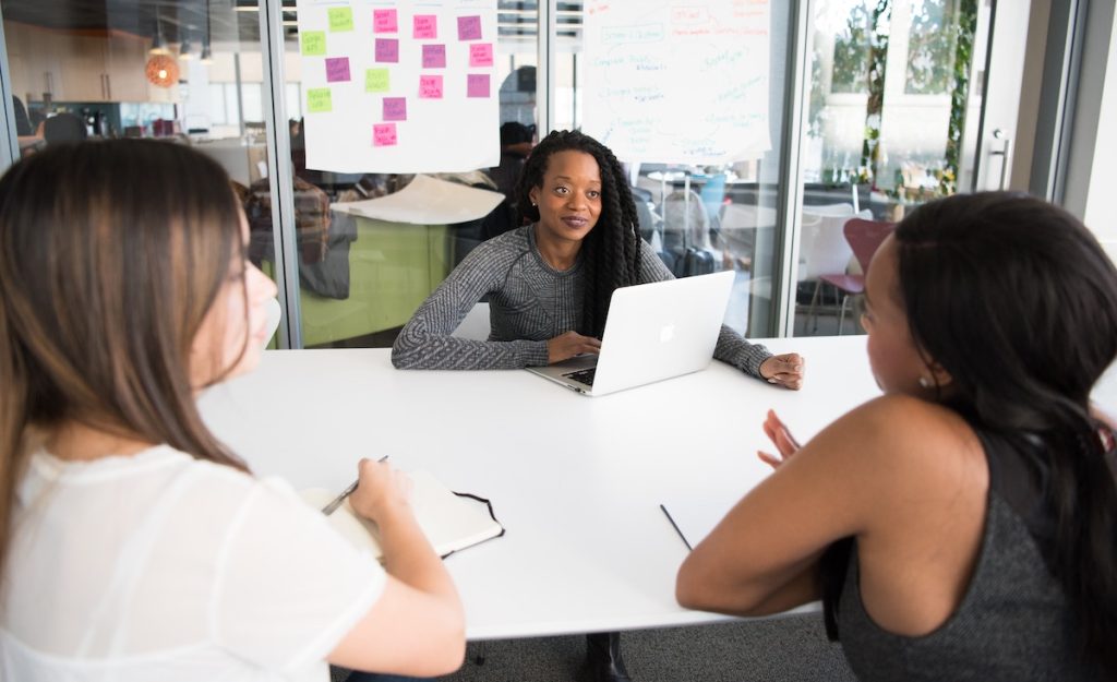 25 Smart Questions to Make You Stand Out During the Interview